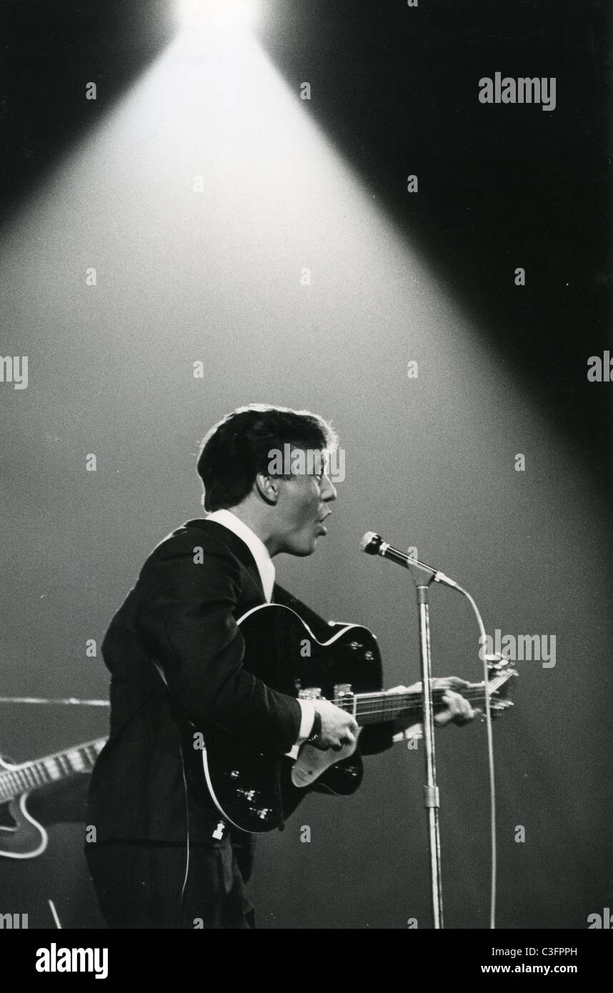 GERRY AND THE PACEMAKERS Gerry Marsden in 1964 Stock Photo - Alamy