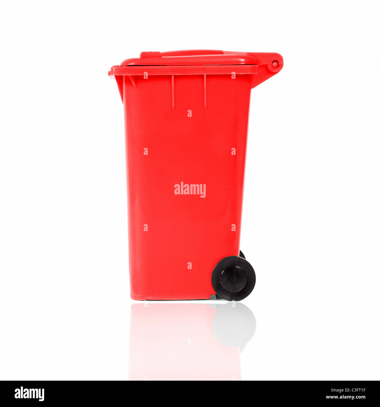 empty red recycling bin with reflection Stock Photo - Alamy