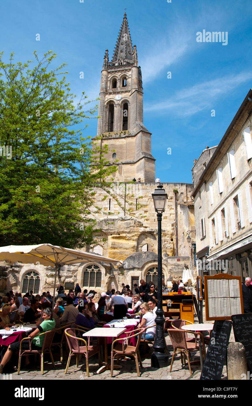 The picturesque town of Saint Emilion, Gironde Aquitaine South West ...