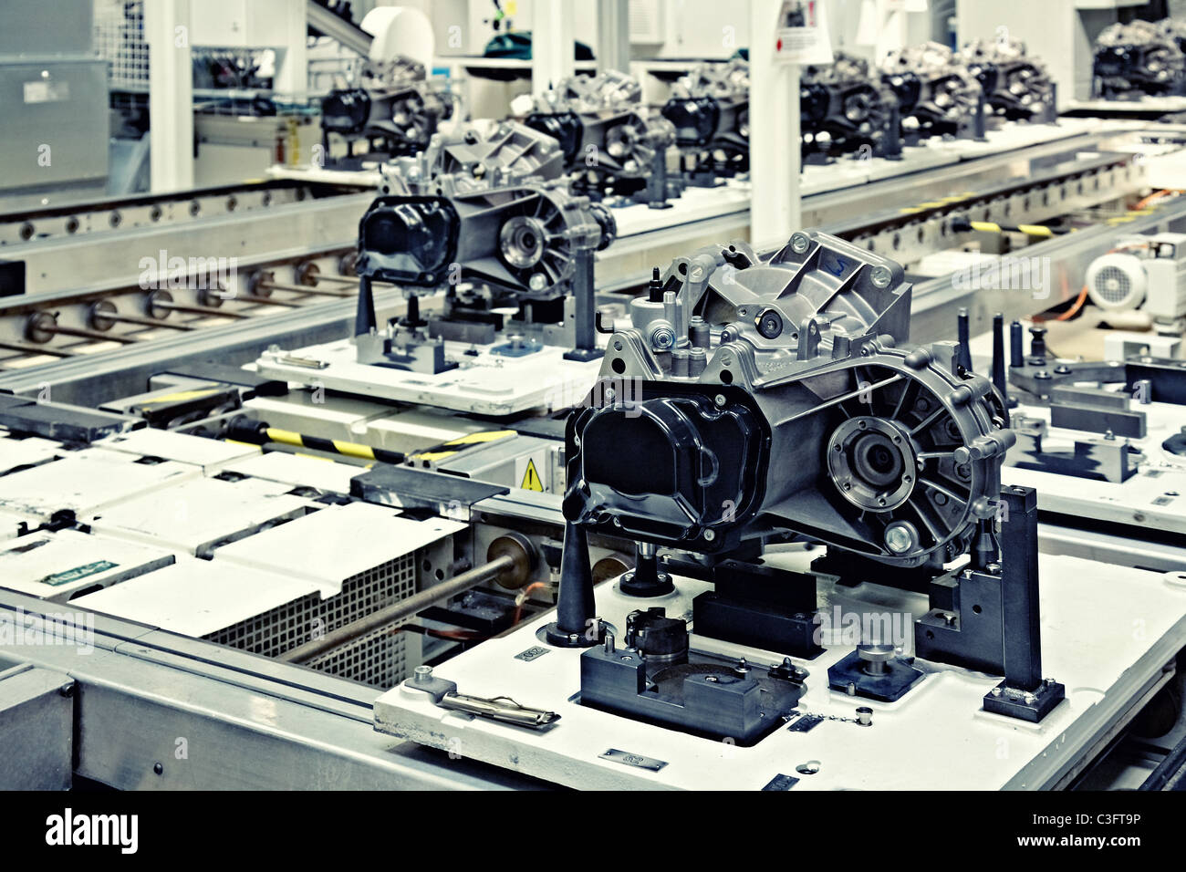 Car transmission parts hi-res stock photography and images - Alamy