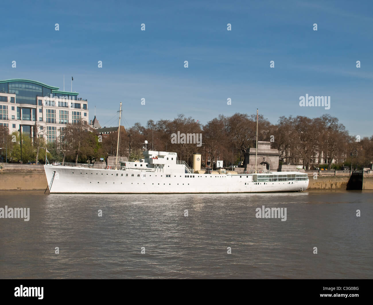 HQS Wellington the last Grimsby Class sloop now museum moored on River ...