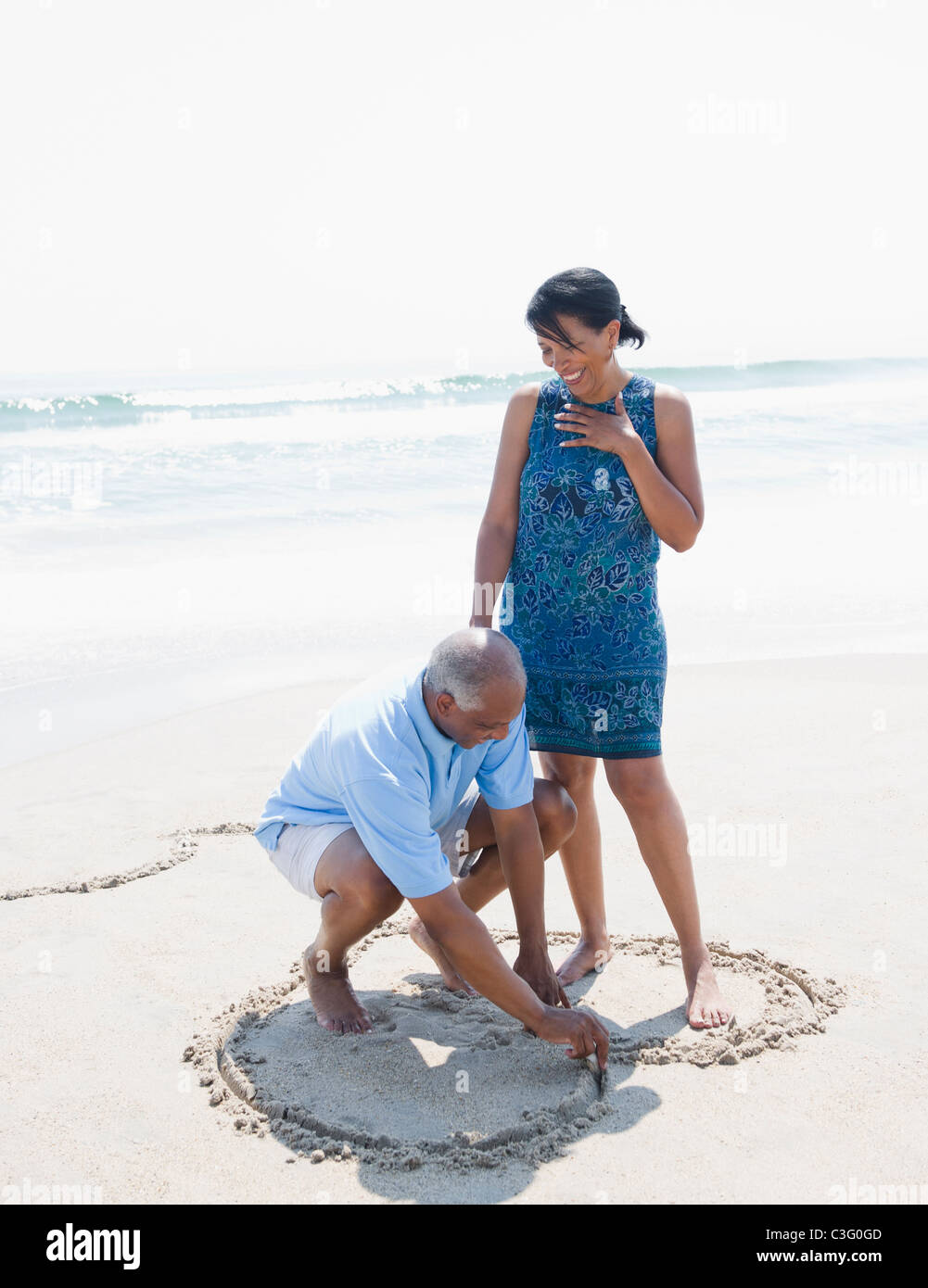 Mature adult man drawing hi-res stock photography and images - Alamy