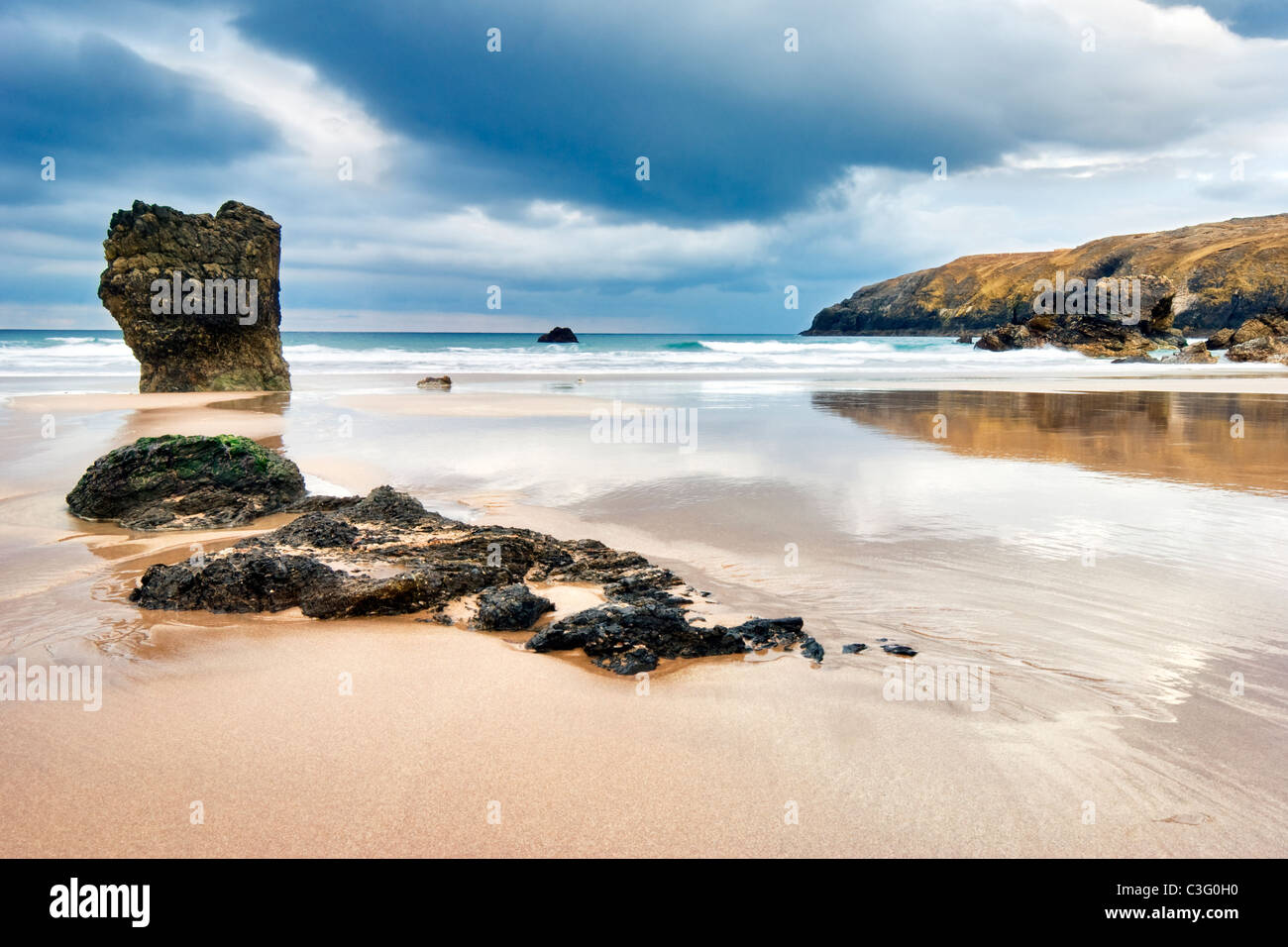 Colourful beach rocks hi-res stock photography and images - Alamy