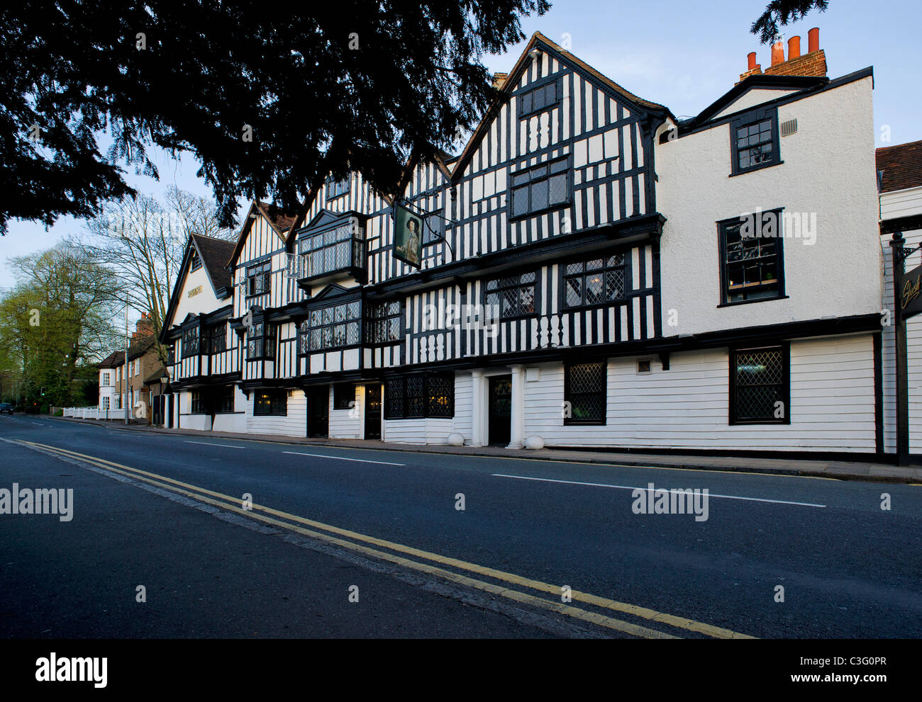 Chigwell high road hi-res stock photography and images - Alamy