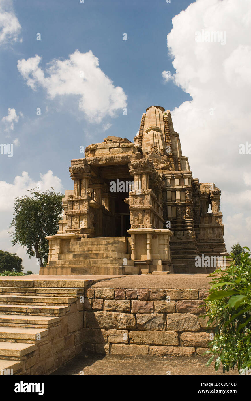 Facade of a temple, Khajuraho, Chhatarpur District, Madhya Pradesh ...
