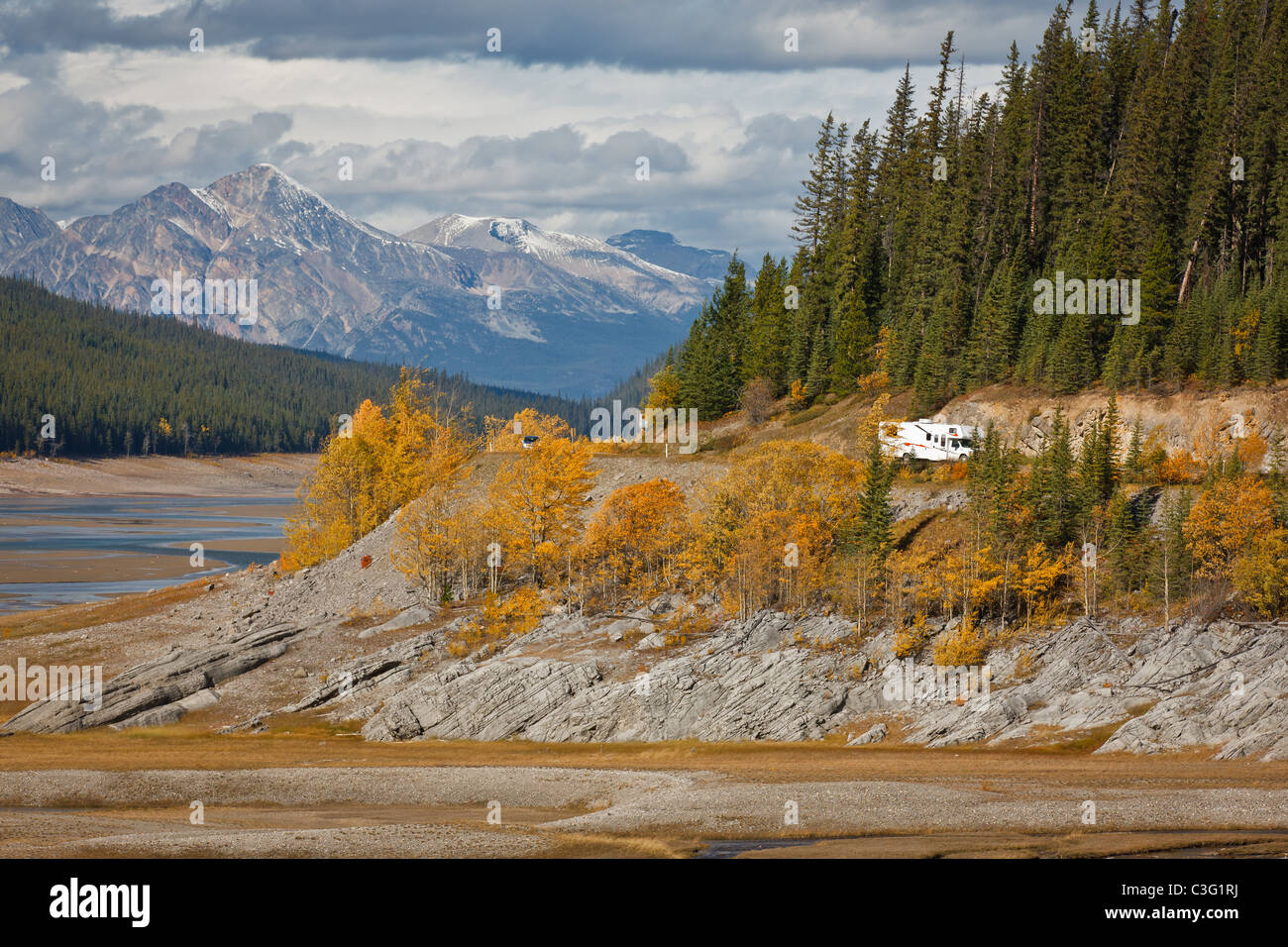 Medicine Lake, Jasper National Park, Alberta Canada Stock Photo - Alamy
