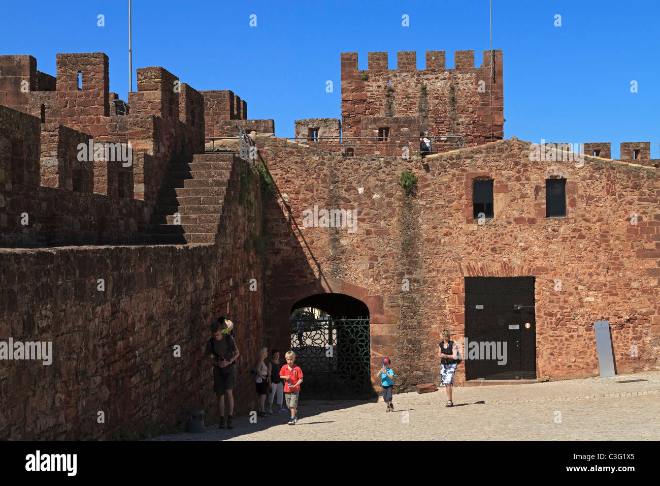 Crenellated walls hi-res stock photography and images - Alamy