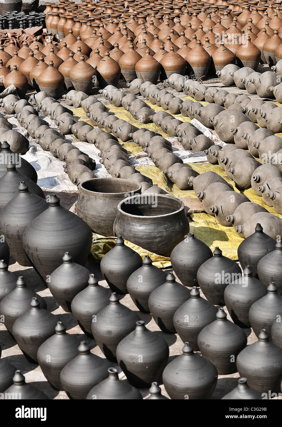 Pottery market nepal hi-res stock photography and images - Alamy