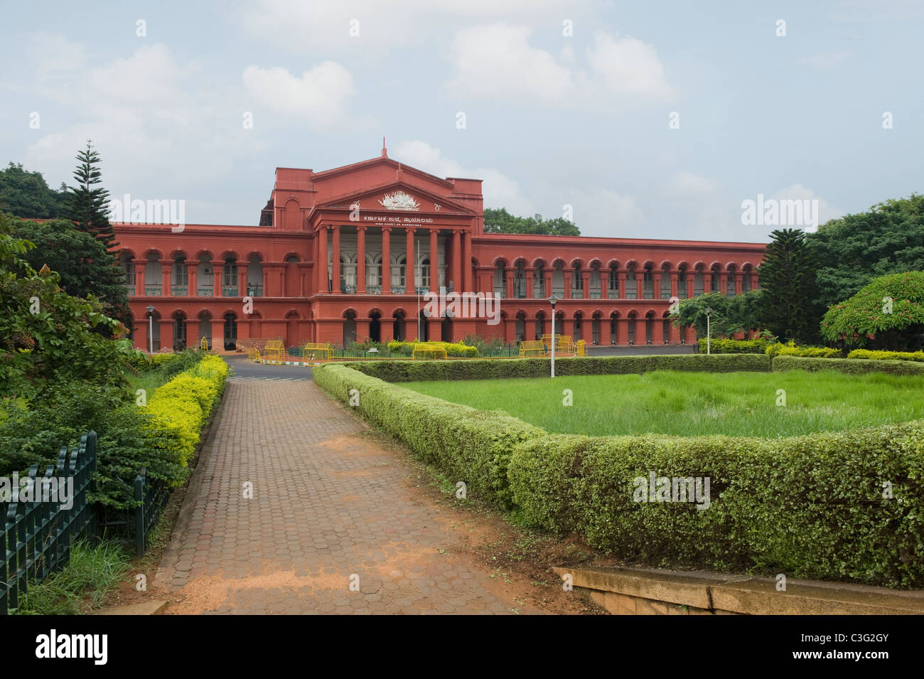 Facade of a high court building hi-res stock photography and images - Alamy