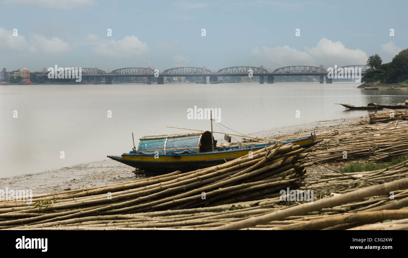 Bridge across the river, Vivekananda Setu, Kolkata, West Bengal, India ...