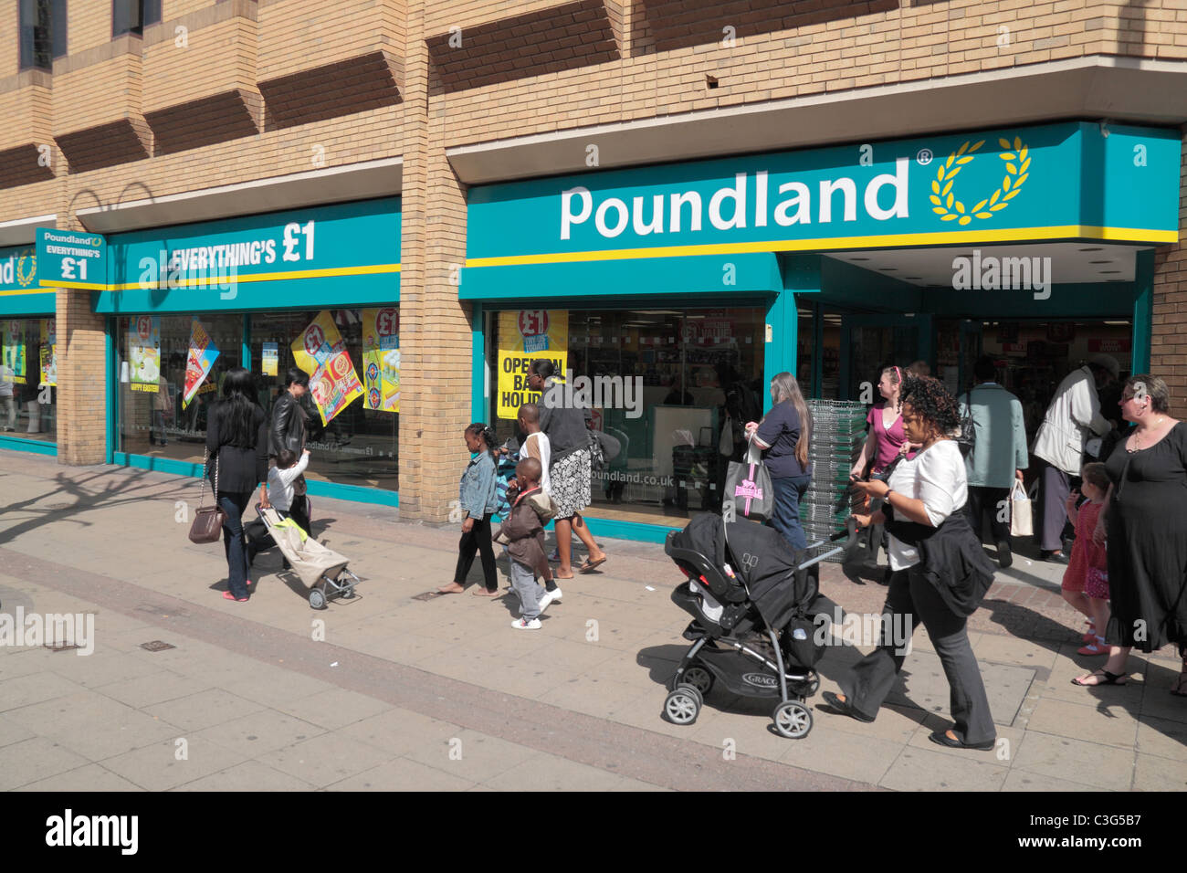 Poundland hi-res stock photography and images - Alamy