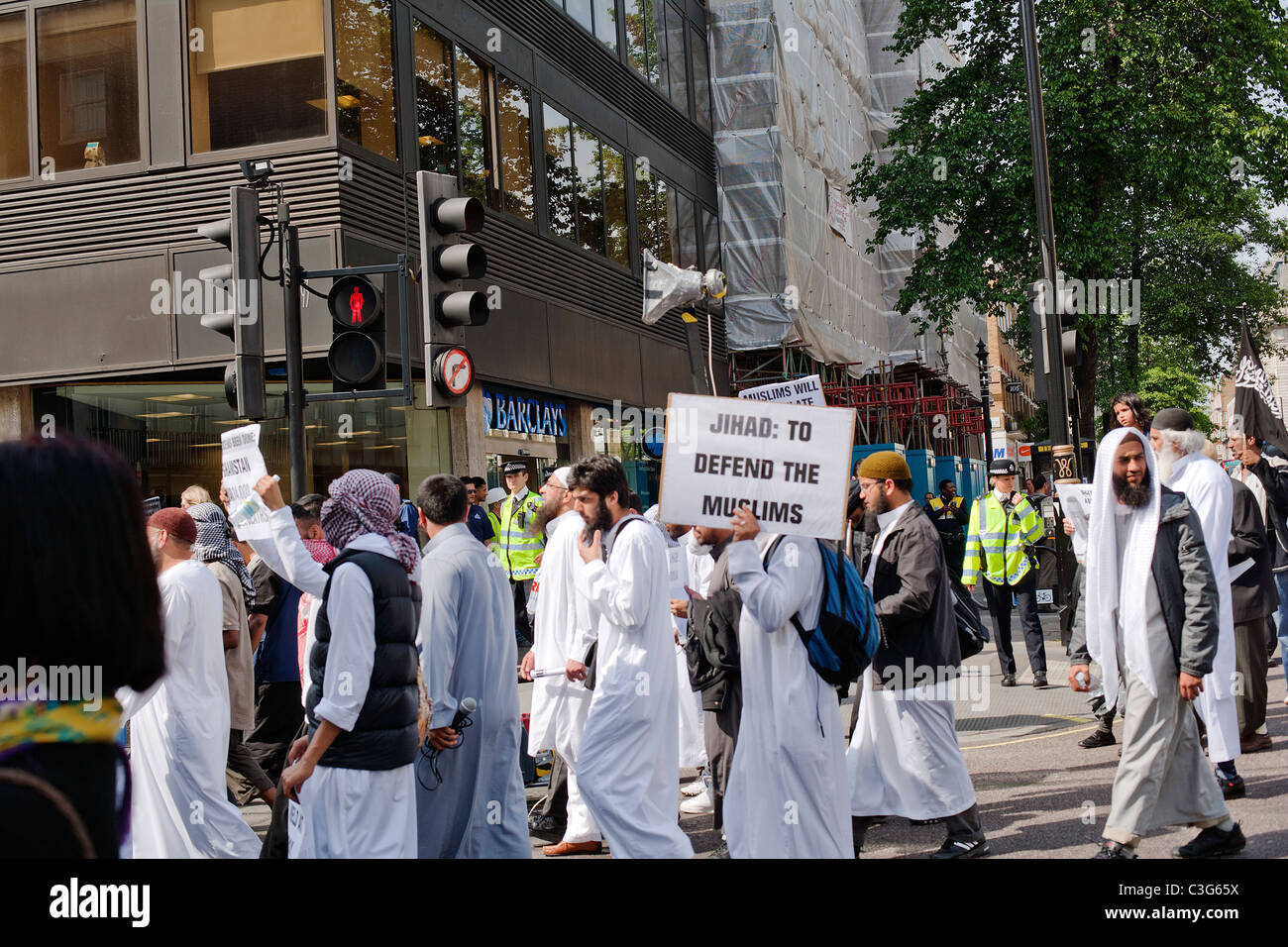 Islamic protest march, entering Crawford Street from Baker Street ...