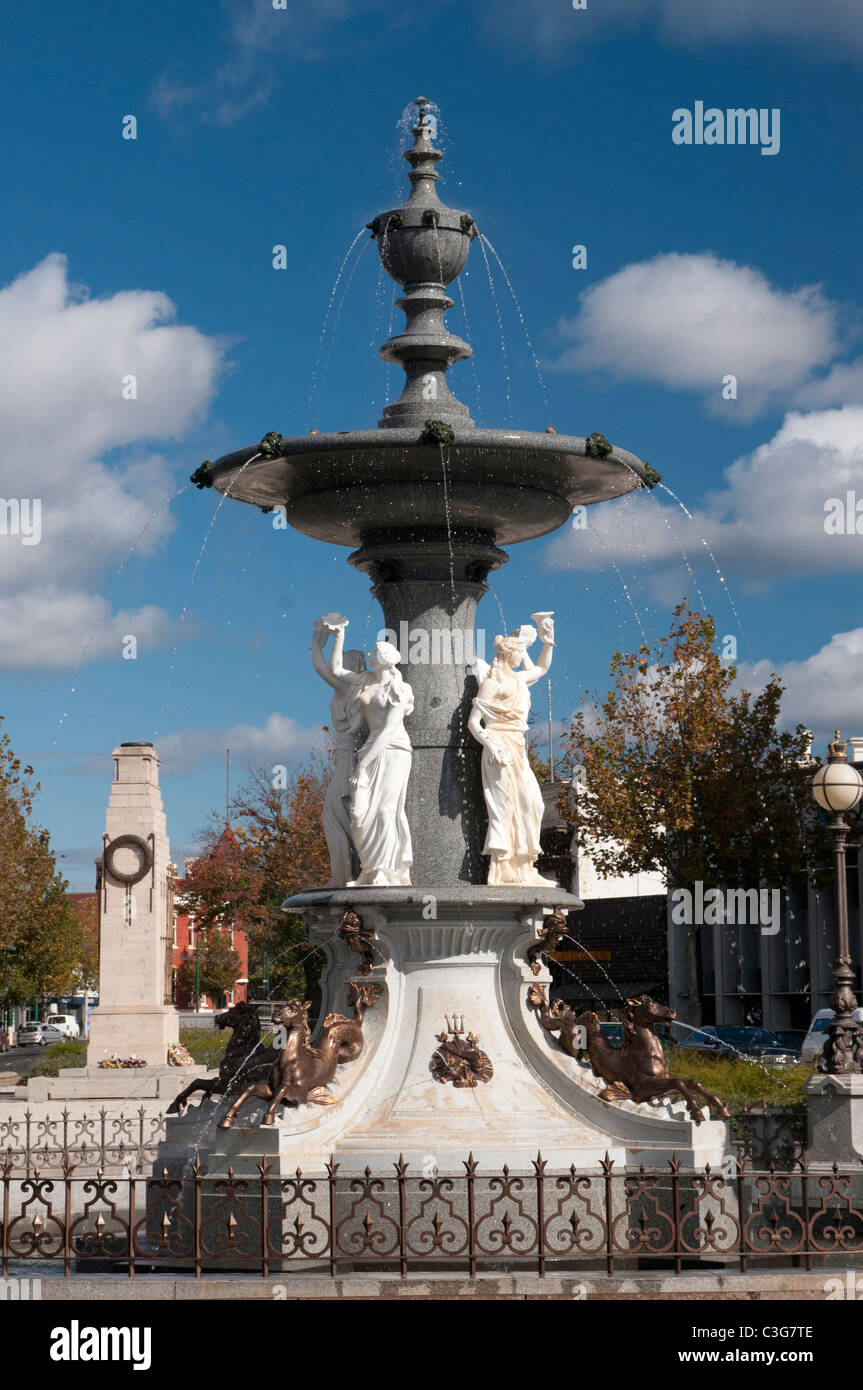 Victoria cenotaph hi-res stock photography and images - Alamy