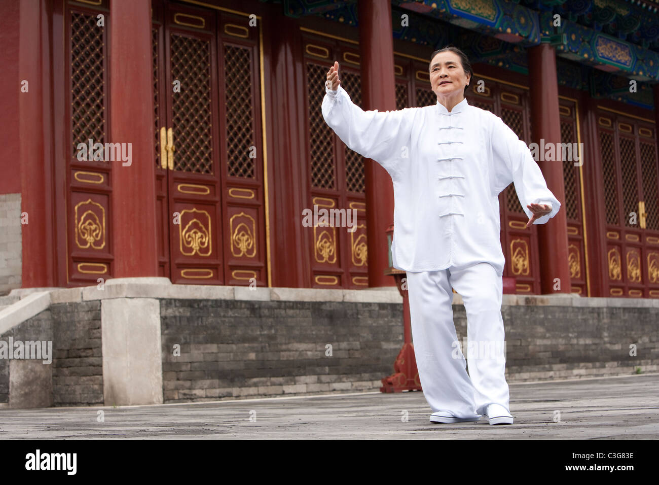 Asian sports temple martial arts hi-res stock photography and images ...