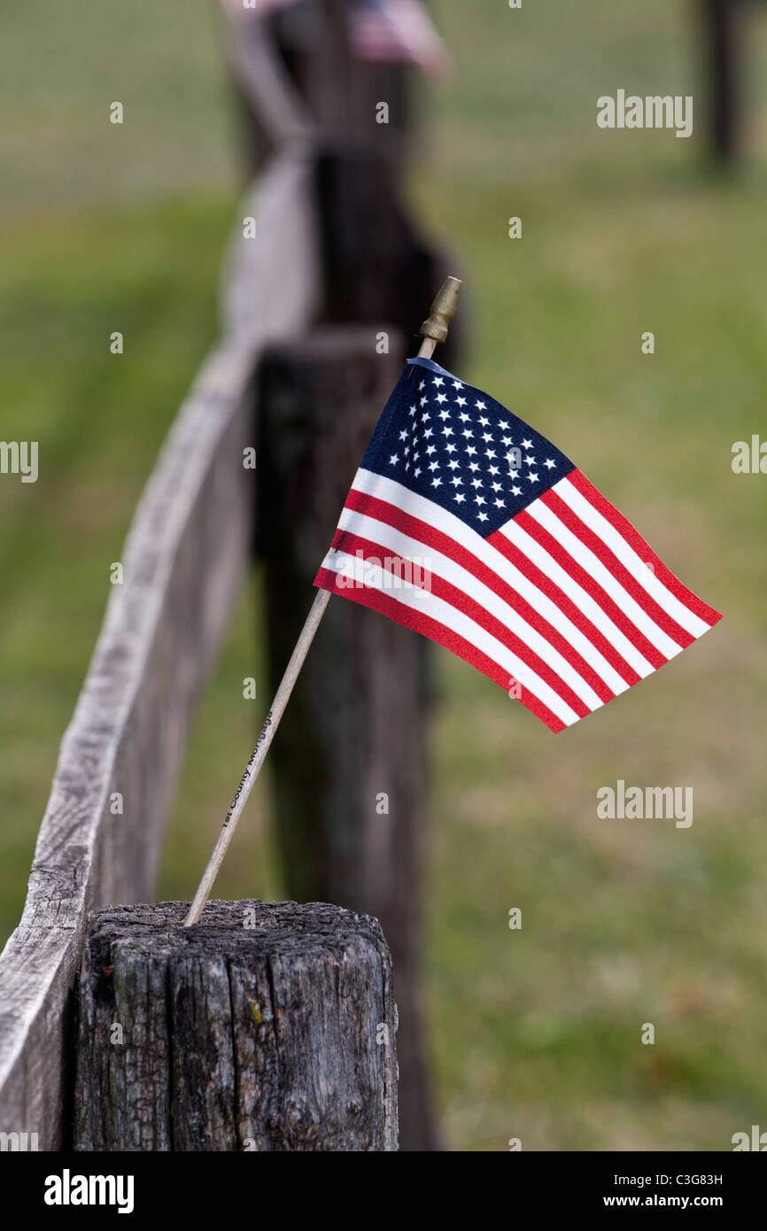 Flag on fence hi-res stock photography and images - Alamy