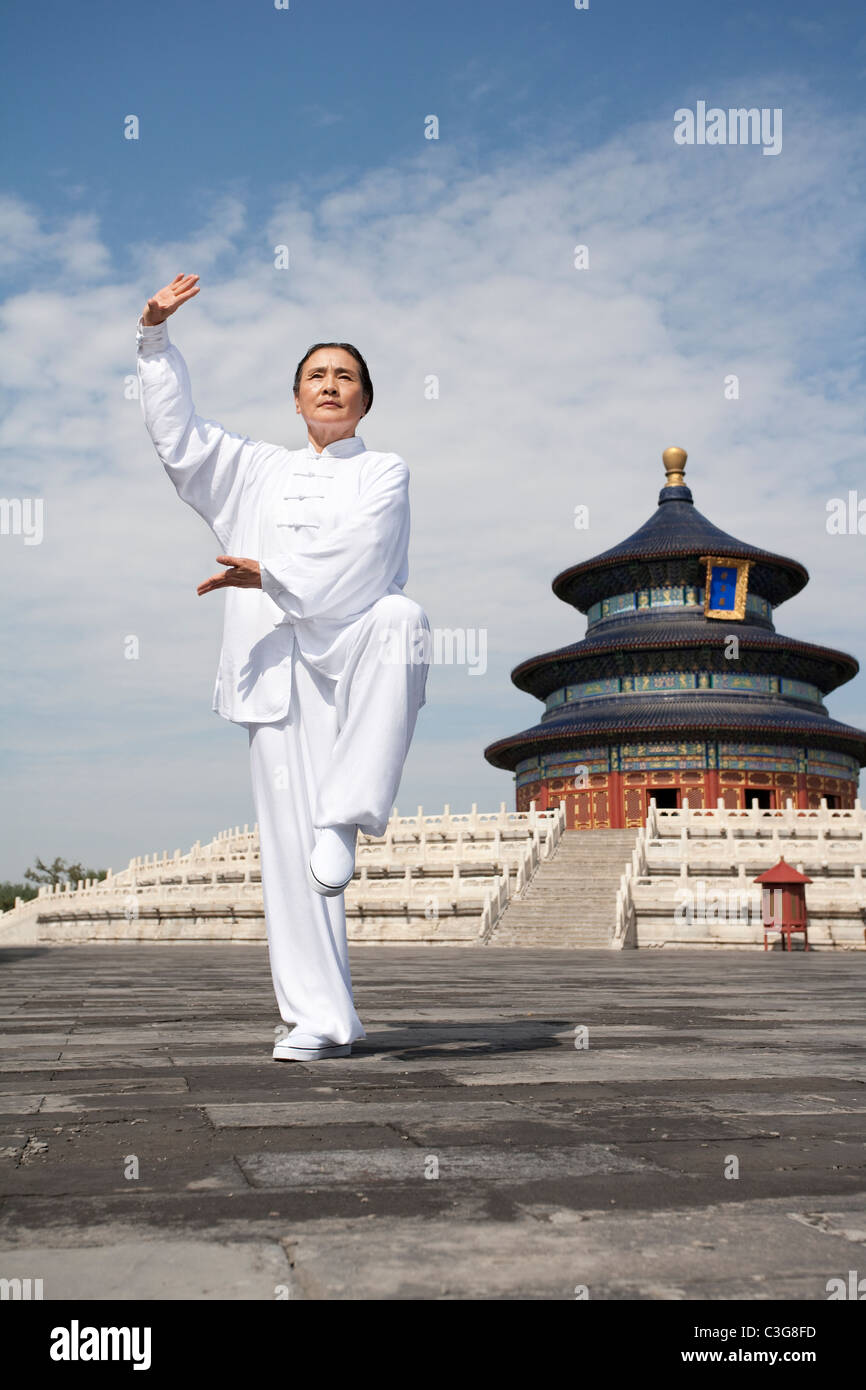 Asian sports temple martial arts hi-res stock photography and images ...