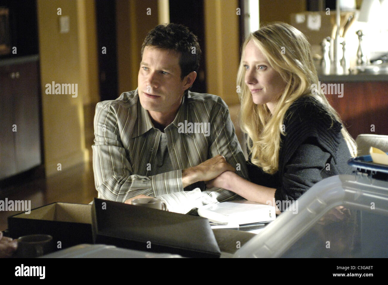 Nip tuck anne heche hi-res stock photography and images - Alamy