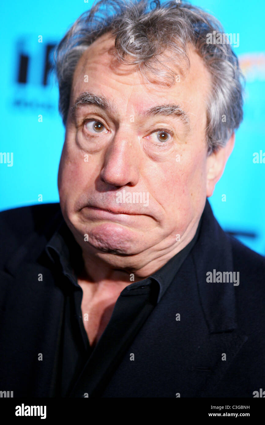 Terry jones monty python hi-res stock photography and images - Alamy