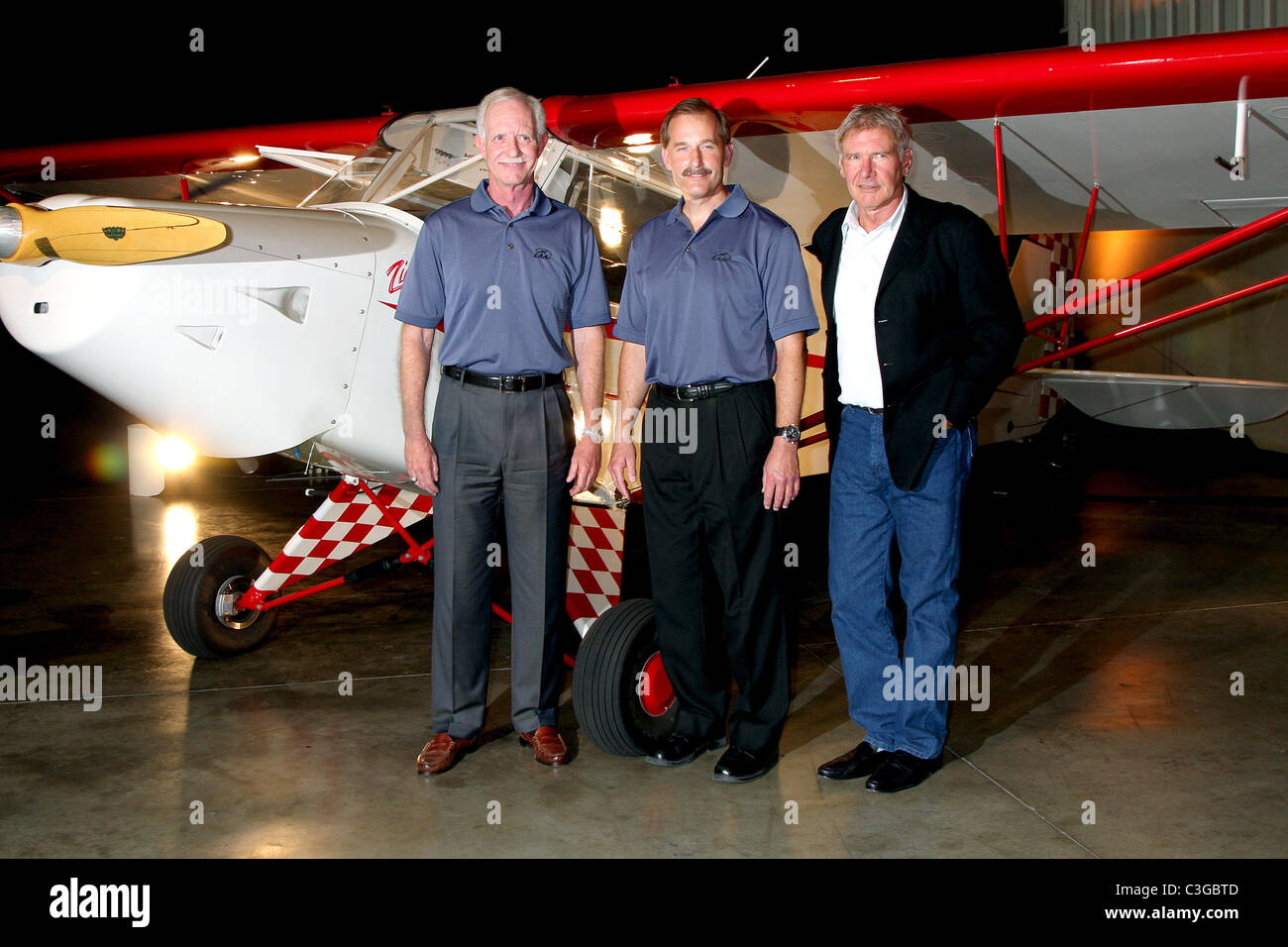 Captain Chesley 'Sully' Sullenberger, First Officer Jeffrey Skiles and ...