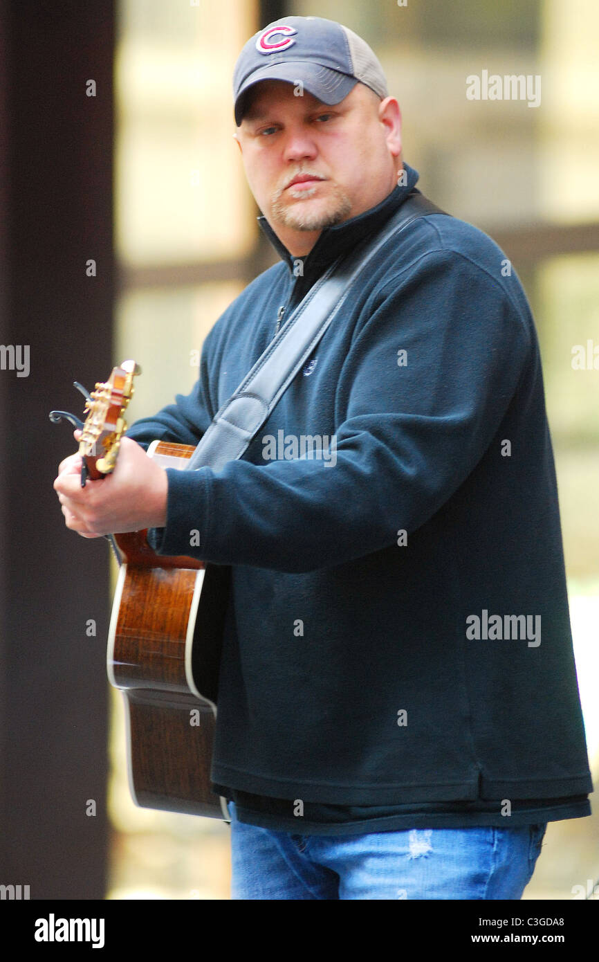 Lucky Town performing live in Daley Plaza for the Chicago Country Music ...