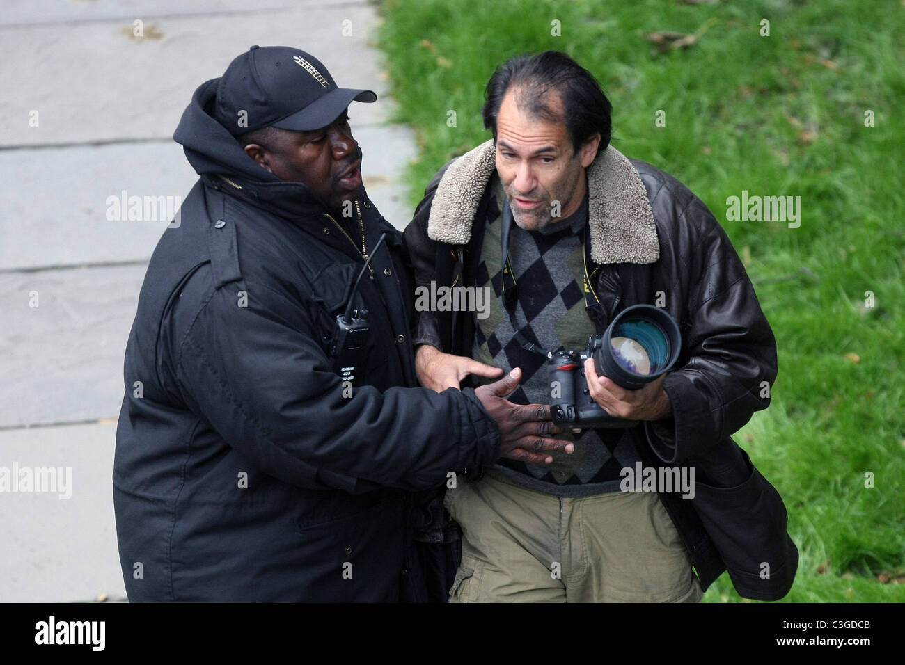Celebrity photographer Steve Sands was seen being assaulted by security ...
