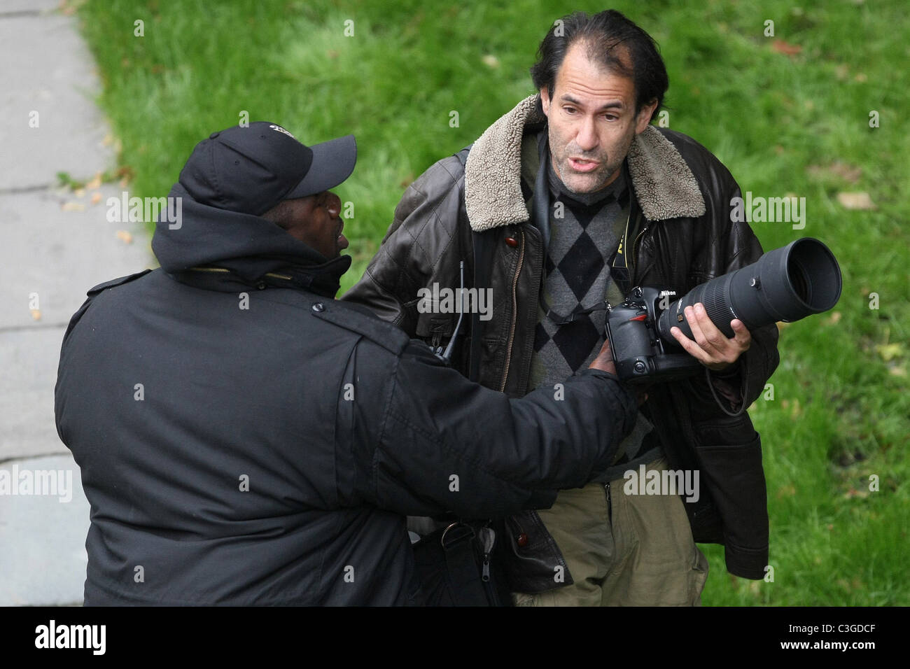 Celebrity photographer Steve Sands was seen being assaulted by security ...