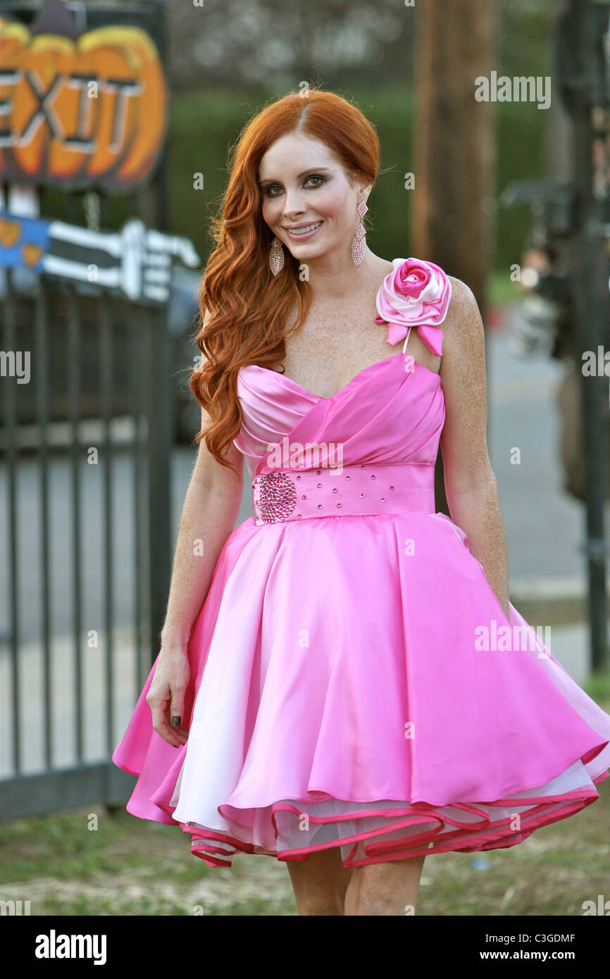 Phoebe Price wears a fancy pink dress during her visit to Mr. Bones ...