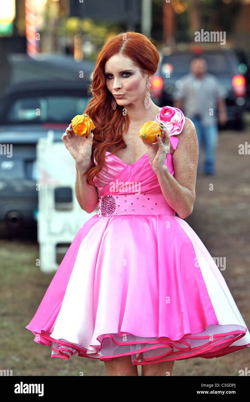 Phoebe Price wears a fancy pink dress during her visit to Mr. Bones ...