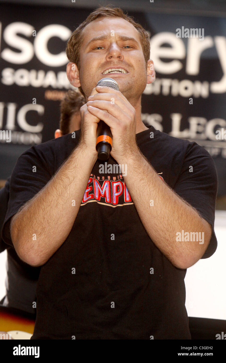 Chad Kimball Sneak peek performance of the upcoming Broadway musical ...