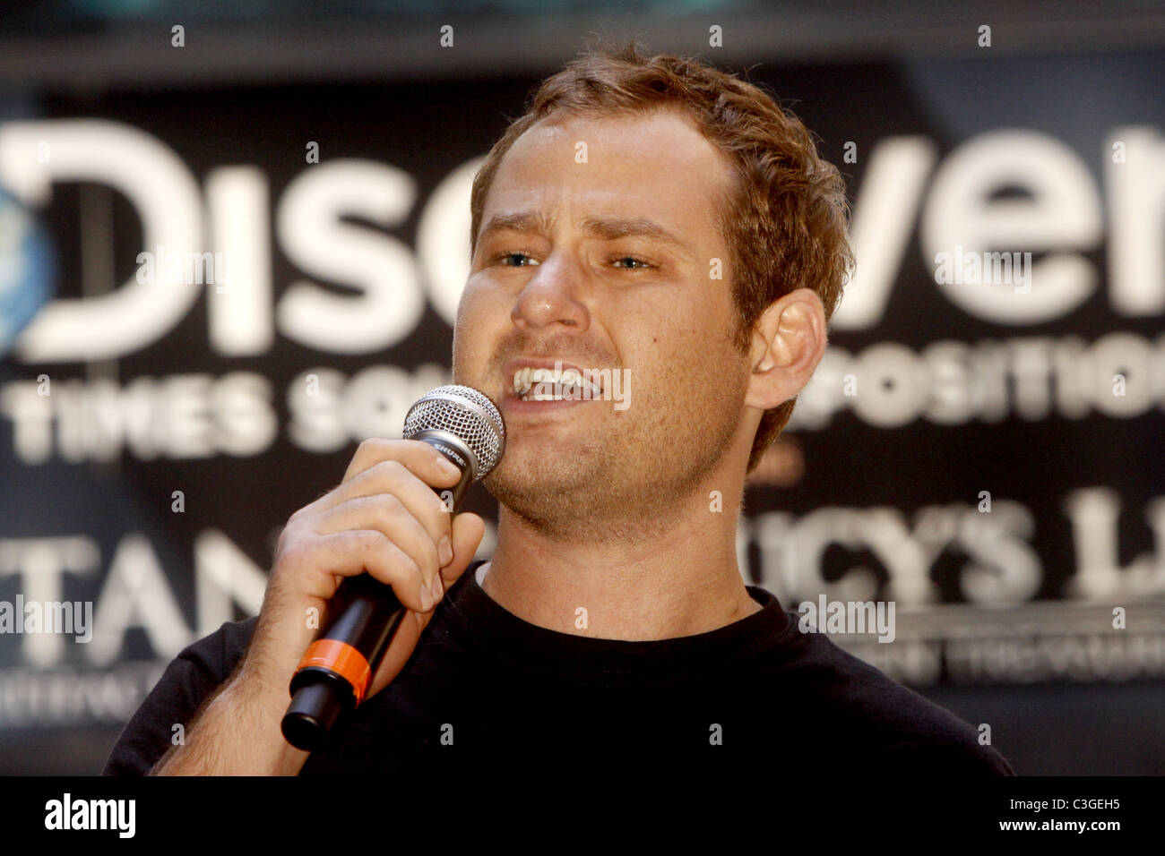 Chad Kimball Sneak peek performance of the upcoming Broadway musical ...