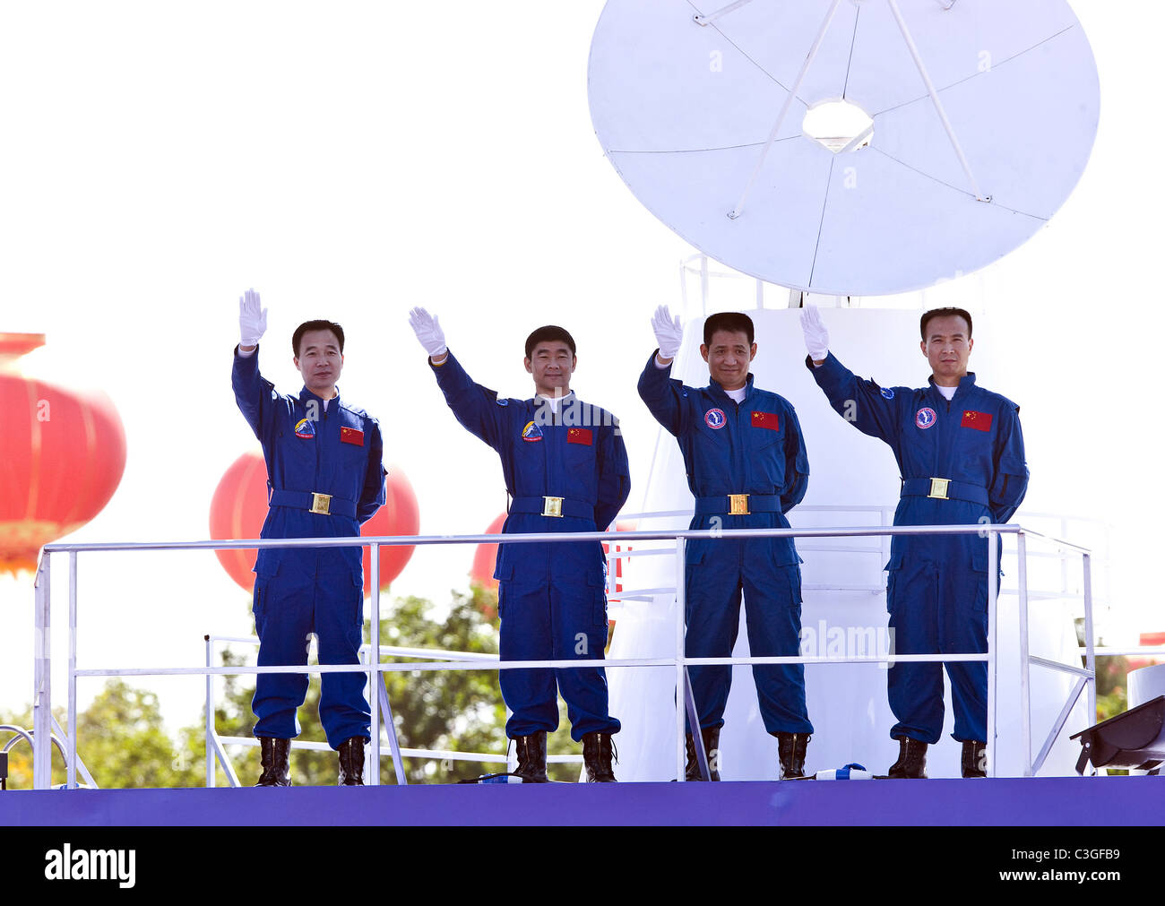 Chinese astronauts Jing Haipeng,Liu Boming, Nie Haisheng and Fei ...