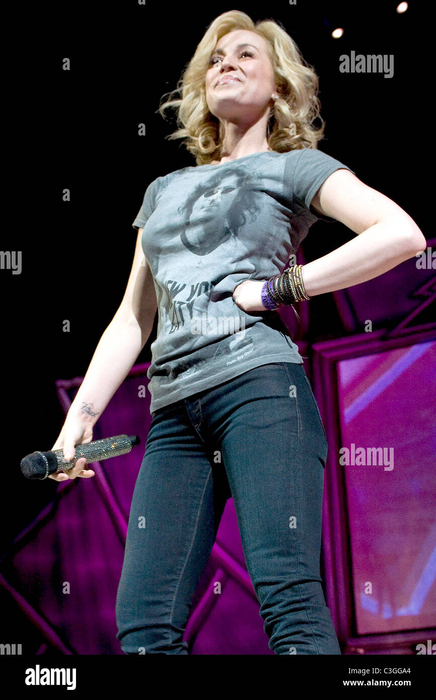 Taylor swift opening act hi-res stock photography and images - Alamy