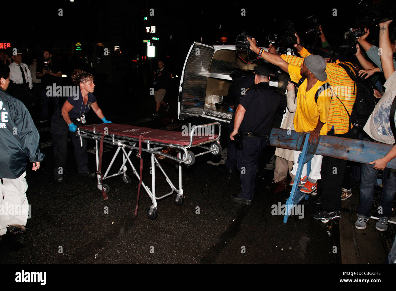 Body adam dj am goldstein hi-res stock photography and images - Alamy