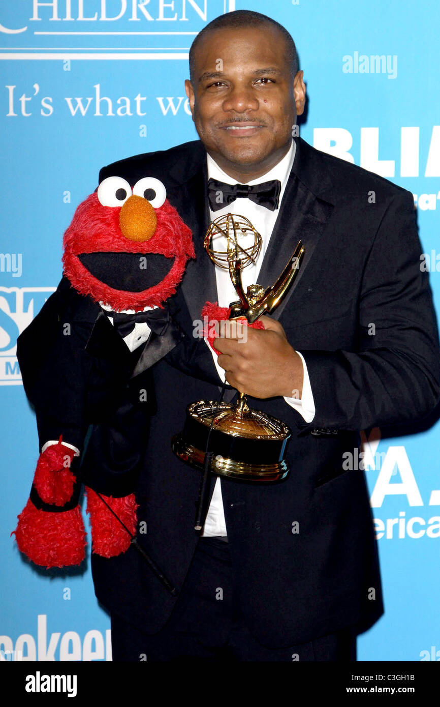 Elmo and Kevin Clash 36th Annual Daytime Emmy Awards at The Orpheum ...