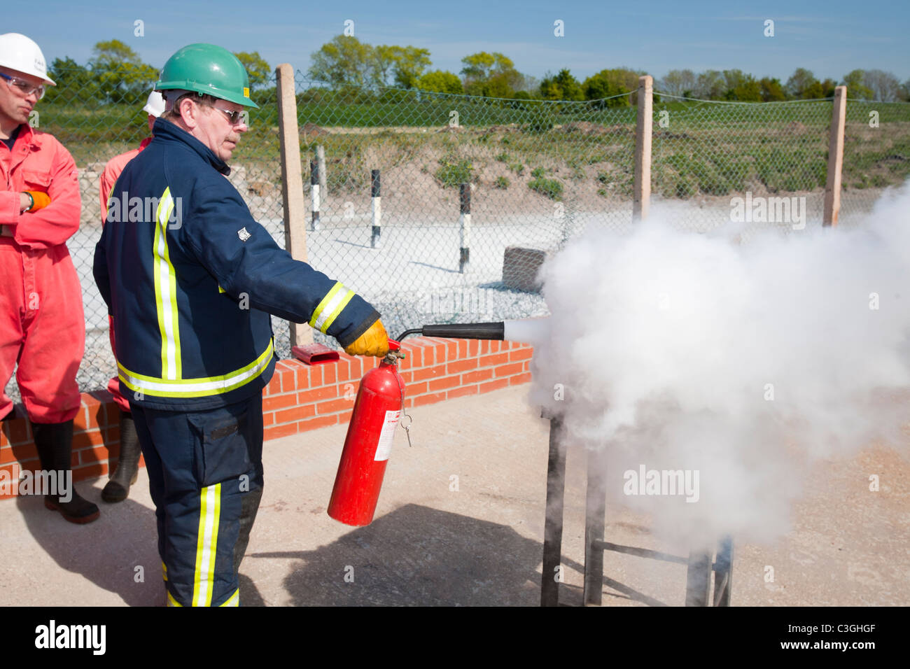 Carbon dioxide fire extinguisher hi-res stock photography and images ...