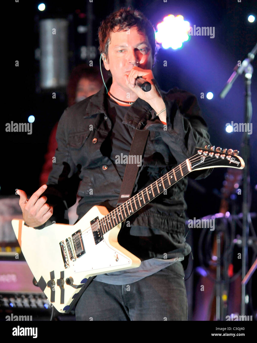 Stephan Jenkins Third Eye Blind performing at Revolution Live Fort ...
