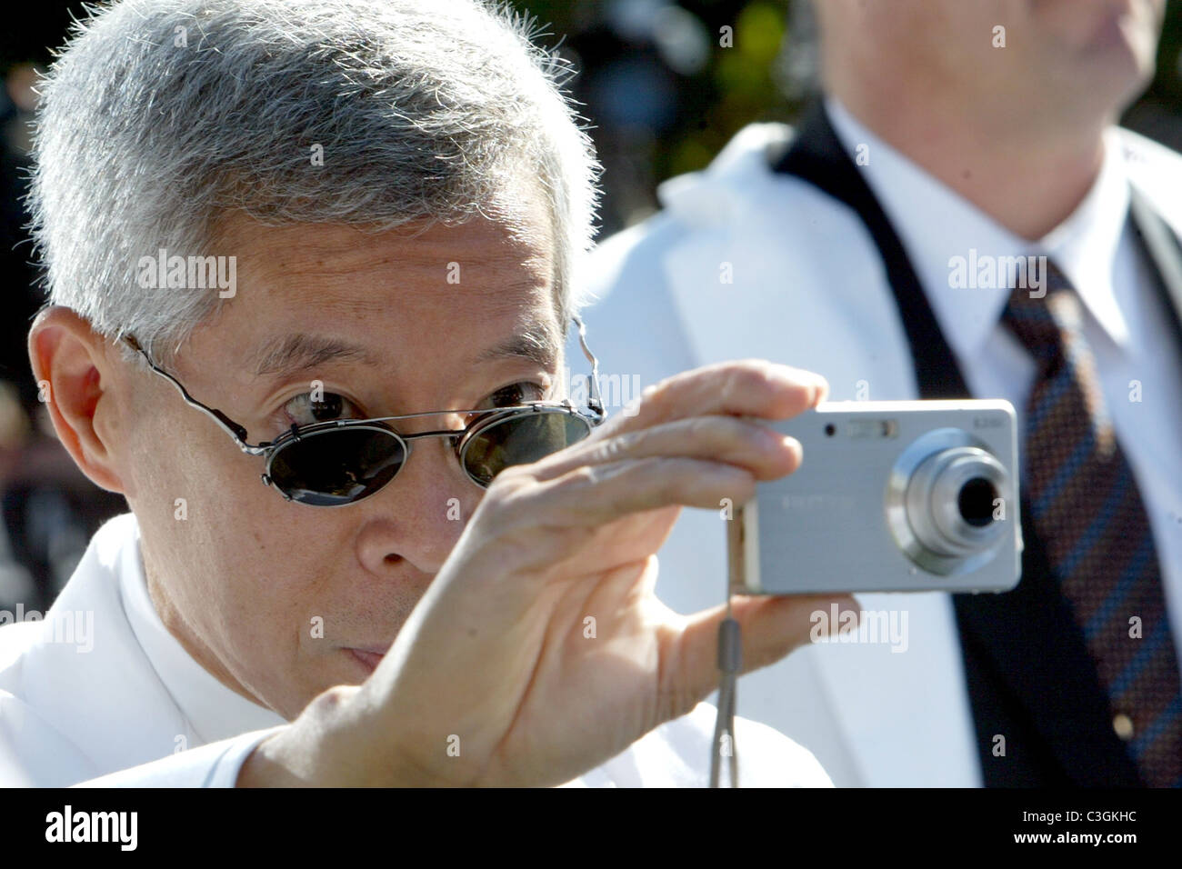 Barack obama with doctors hi-res stock photography and images - Alamy