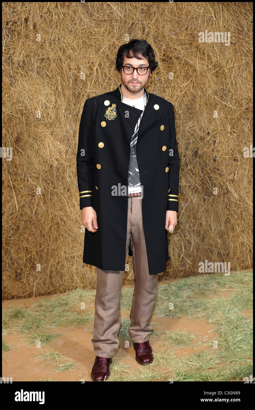 Sean Lennon Paris Fashion Week Spring/Summer 2010 - Ready To Wear ...