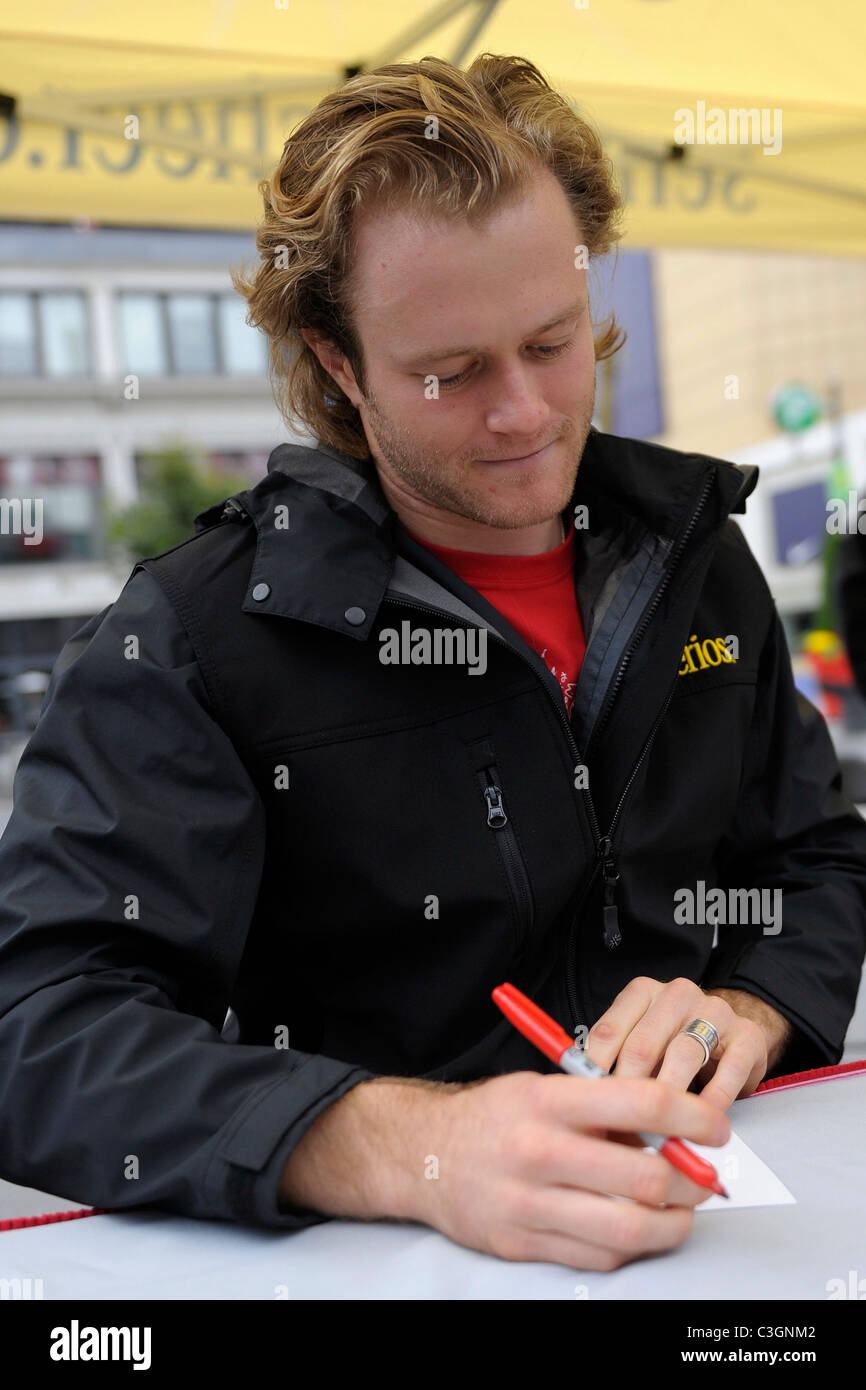 Josh Cassidy A "Cheer"ful celebration at Dundas Square hosted by ...