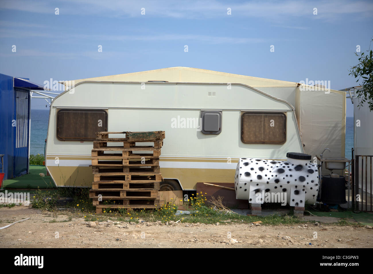 Cow caravan hi-res stock photography and images - Alamy