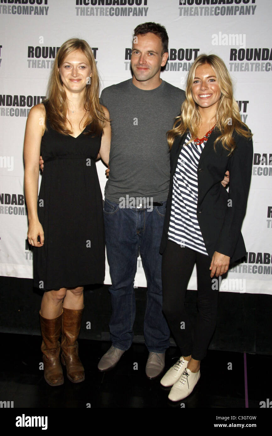 Marin Ireland, Jonny Lee Miller and Sienna Miller Photocall for the ...