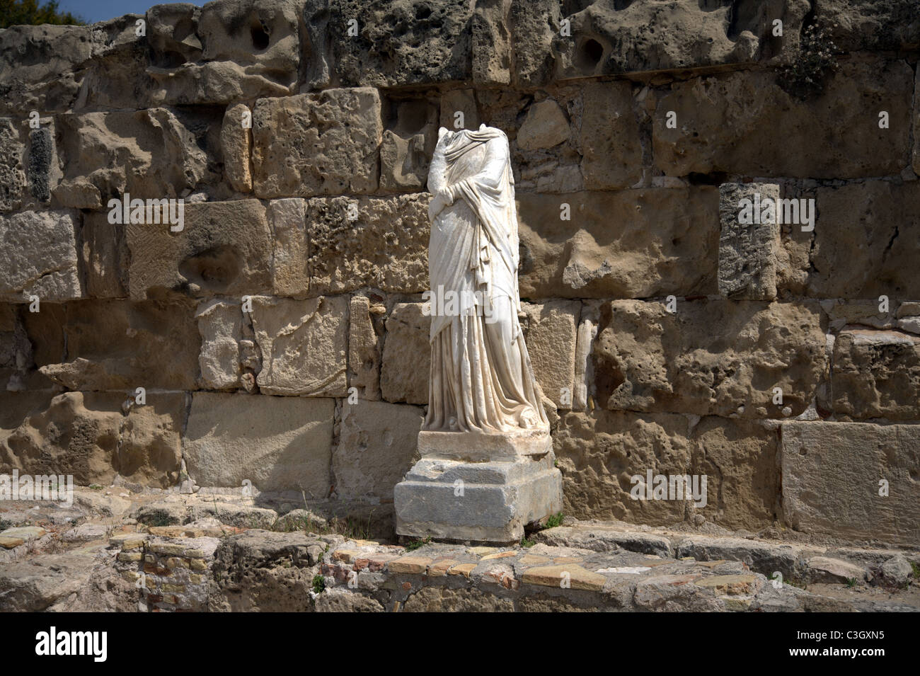 decapitated statue in a ruined building Stock Photo - Alamy