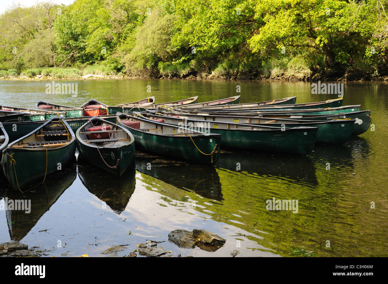 River tefi canoe hi-res stock photography and images - Alamy