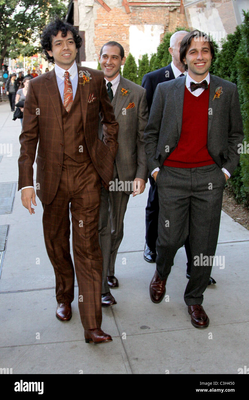 Actor Geoffrey Arend and his wedding party Geoffrey Arend marries 'Mad ...