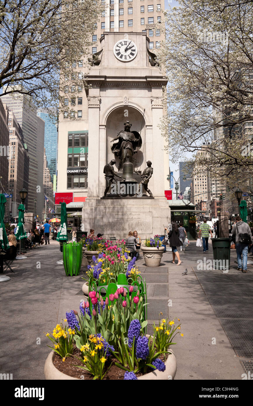 The James Gordon Bennett Monument, Herald Square Park, New York City ...