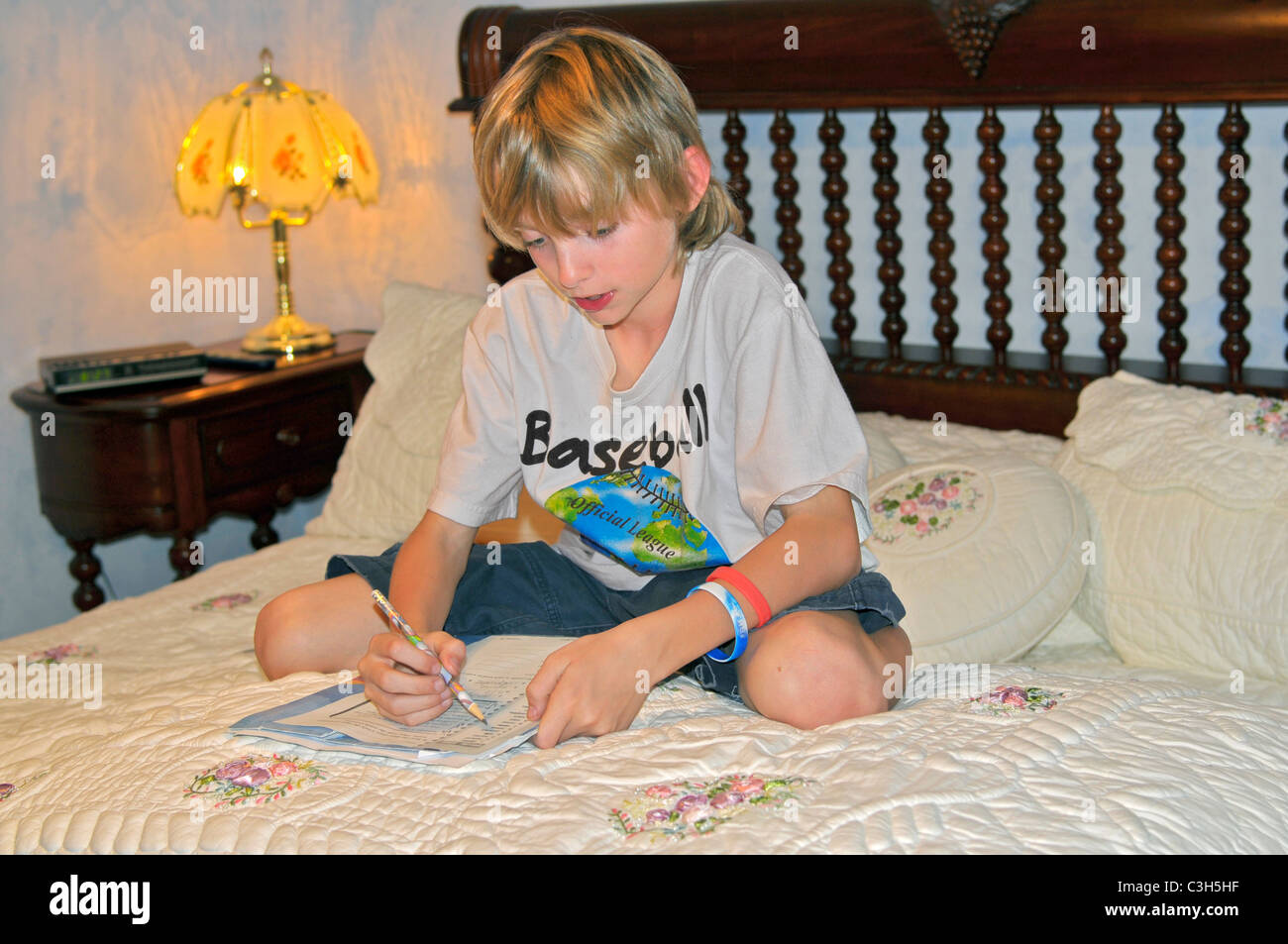 Fourth grade boy hi-res stock photography and images - Alamy