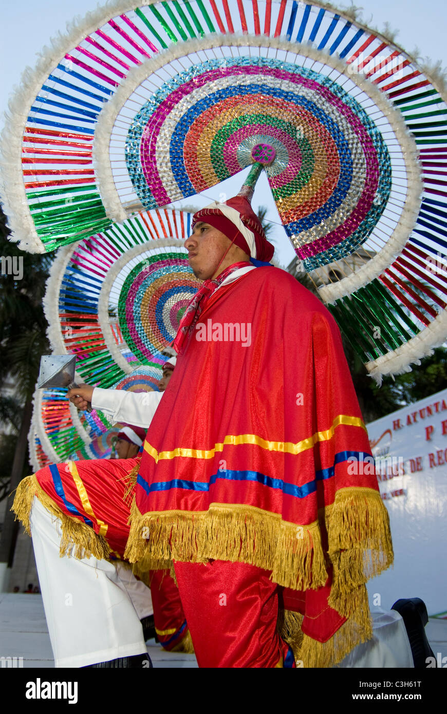 Mexico. Veracruz city. Mexican folk-dance exhibitions. Totonac dance ...