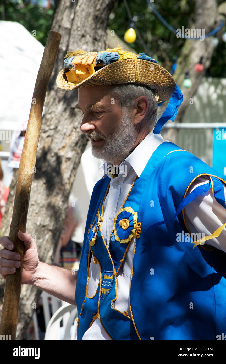 Traditional english dance hi-res stock photography and images - Alamy