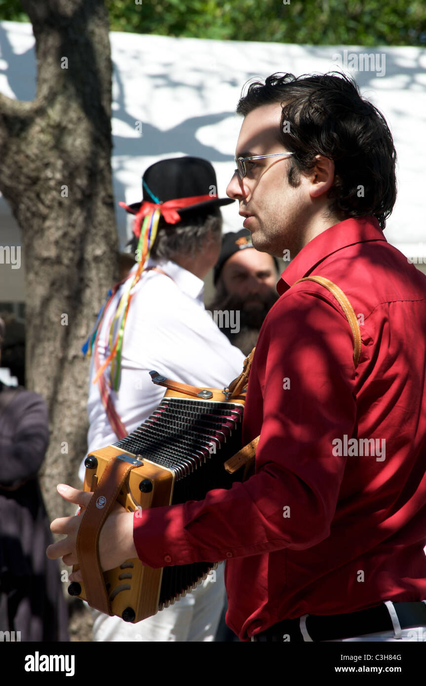 Traditional english music hi-res stock photography and images - Alamy