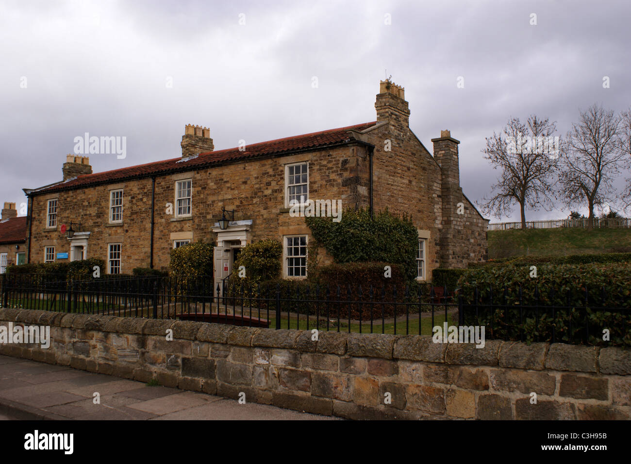 Victorian railway house hi-res stock photography and images - Alamy